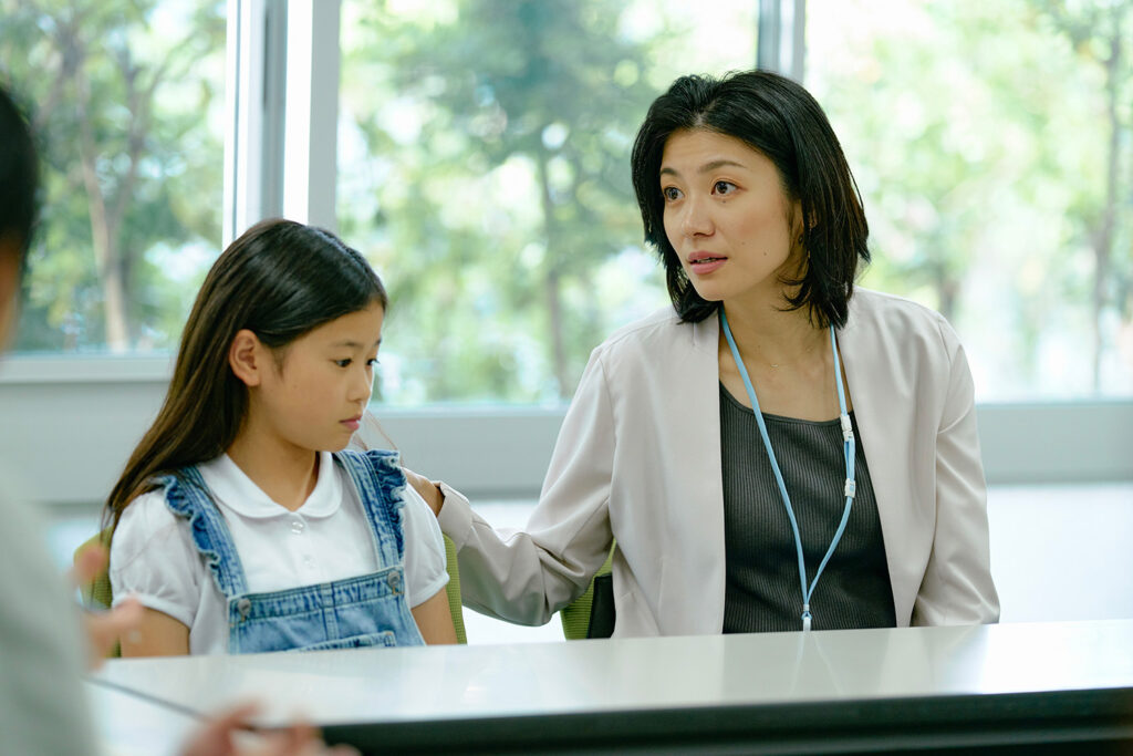 スクリーンの中の子どもたちは“理想像”？ 『ふつうの子ども』が映す親と子のリアル | どれみふぁひろば